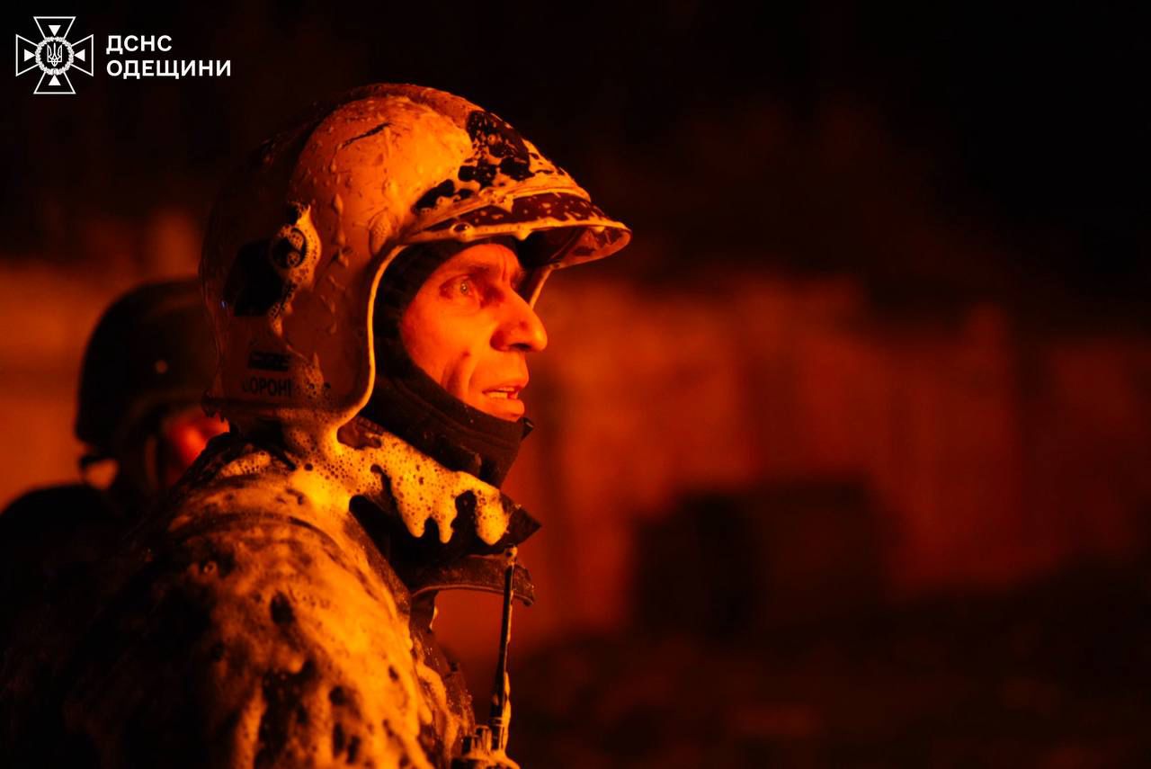 Fires in Odesa after Russian shelling: warehouses and energy facilities ...