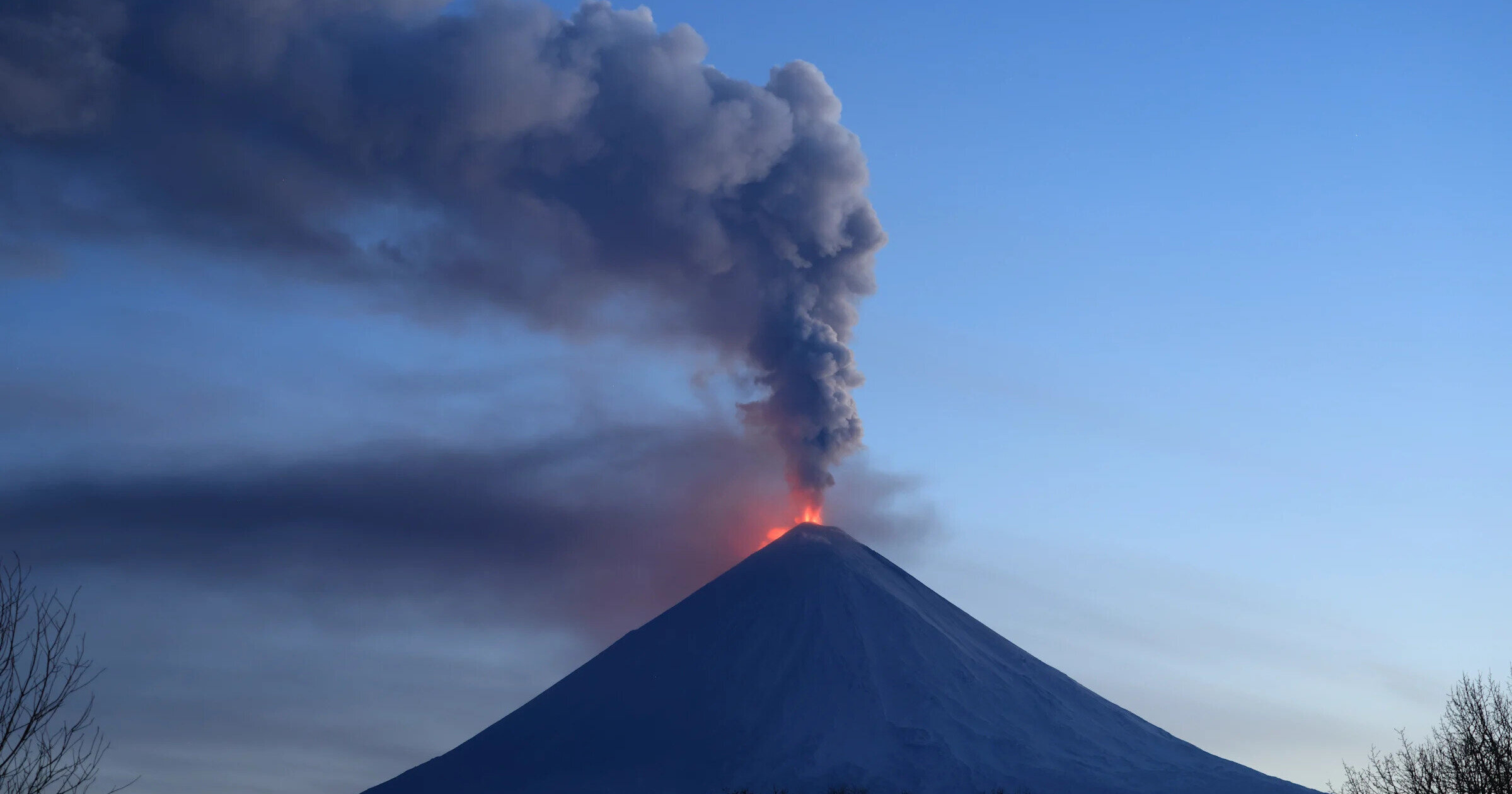 The Klyuchevskaya Sopka volcano began erupting in Kamchatka. | Censor.NET