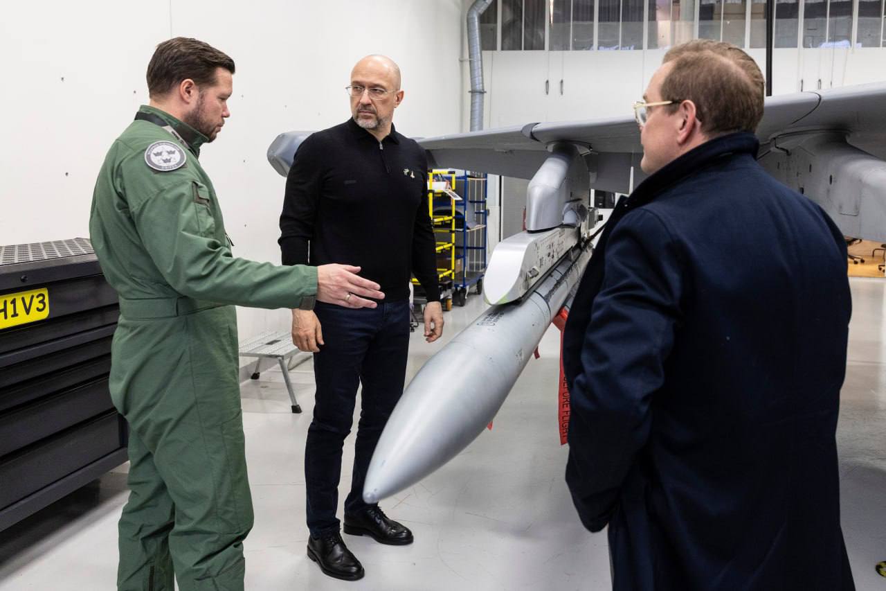 Літаки Gripen для України - Шмигаль про візит у Швецію | Цензор.НЕТ