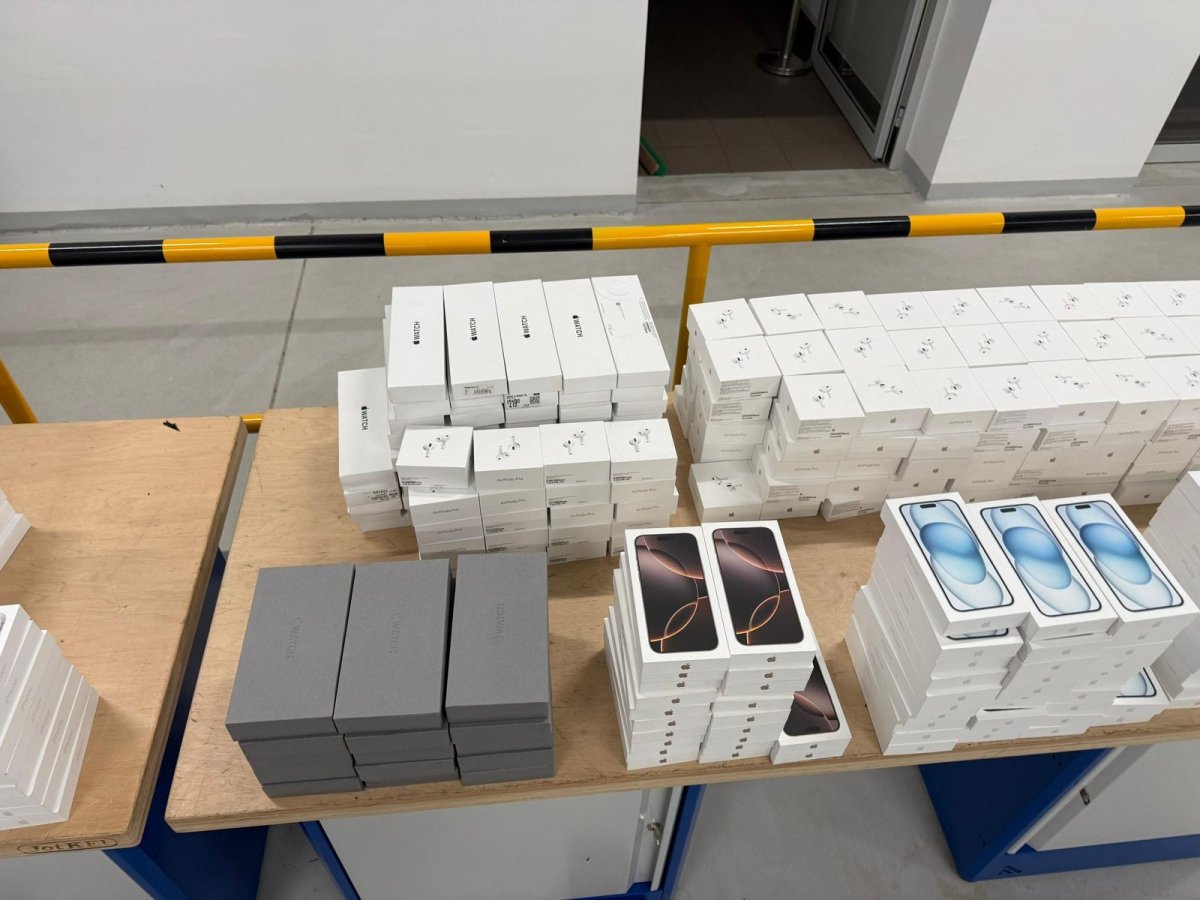 Apple equipment worth over 35 million hryvnias was seized at the border ...