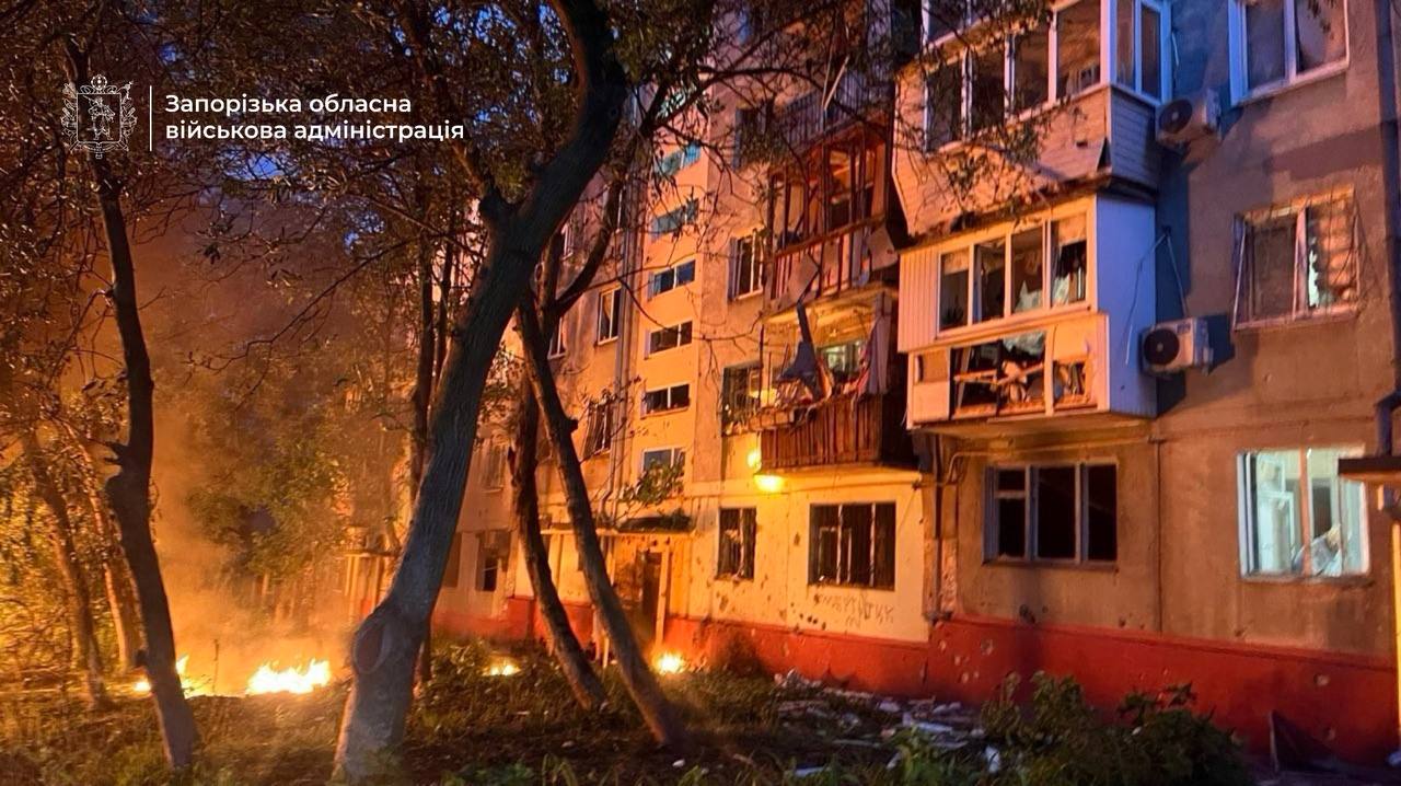 Russia attacked Zaporizhzhia with drones: a high-rise building has been ...