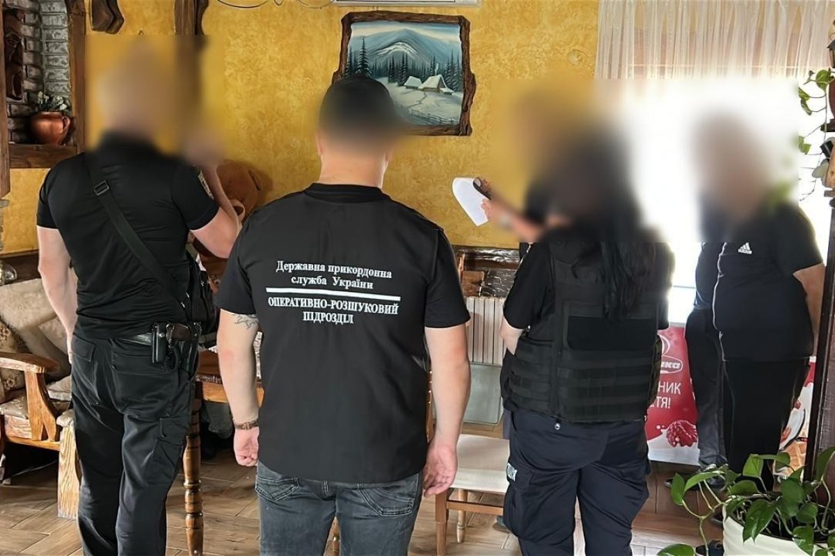 На Закарпатті лікарку затримали на хабарі за підроблені документи для виїзду Цензор НЕТ