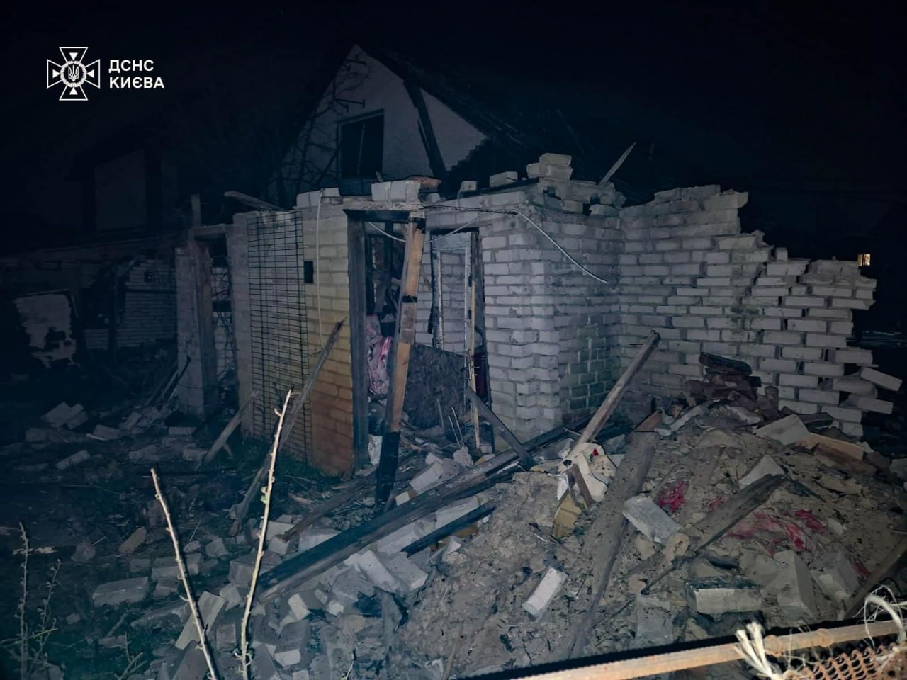 Nighttime shahed attack on Kyiv: two injured, destruction | Censor.NET