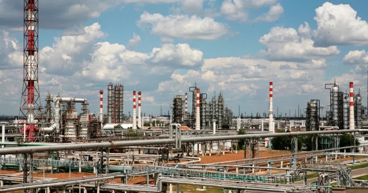 Drones attacked Volgograd: airport closed, oil refinery may have been ...