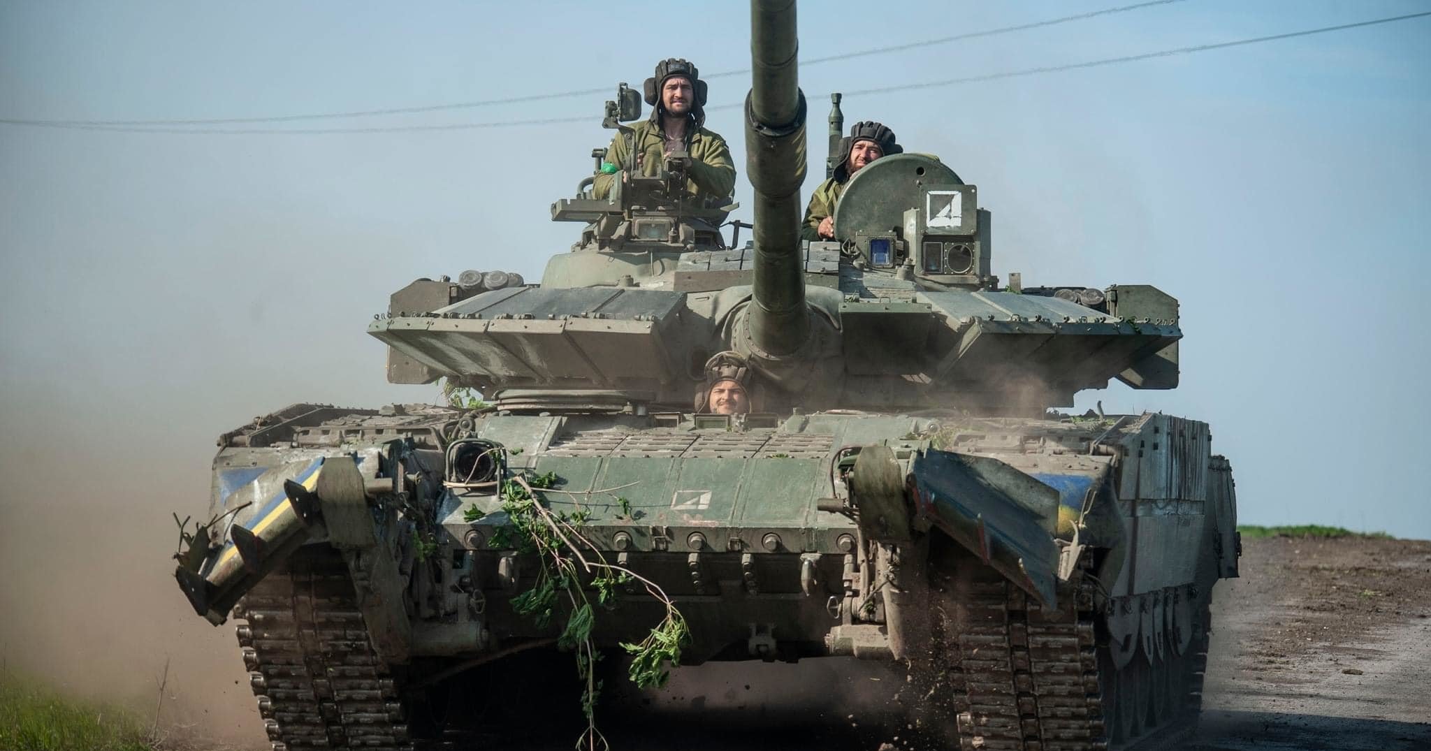 "parade" on Russian trophy tanks: Soldiers of 93rd SMBr organized ...