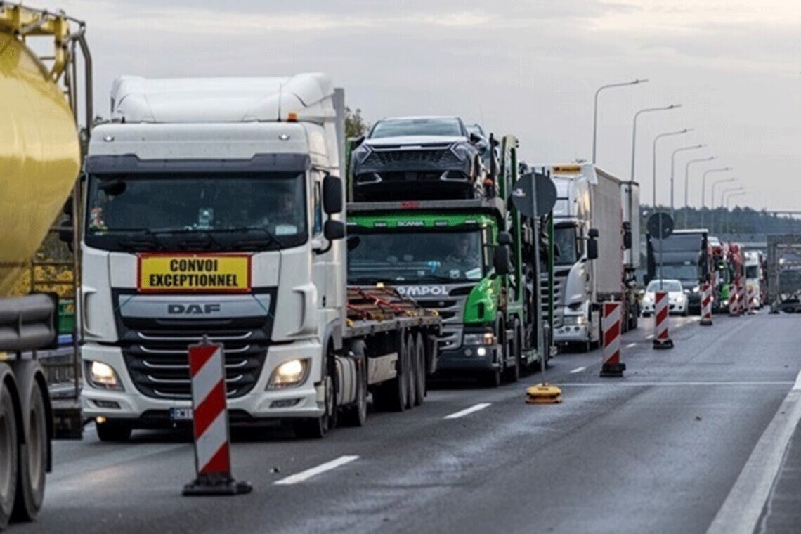 Polish hauliers block border checkpoint: What is known | Censor.NET
